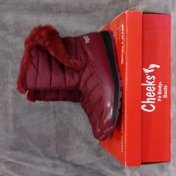 Cheeks by Tony Little | Shoes | 01 Cheeks Puffer Boots By Tony Little ...